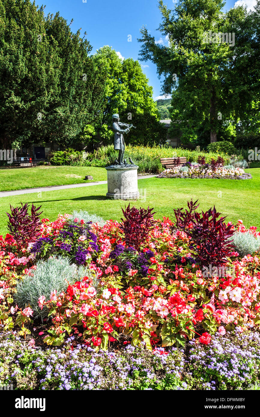 Statue For Flower Bed at Heidi Tan blog