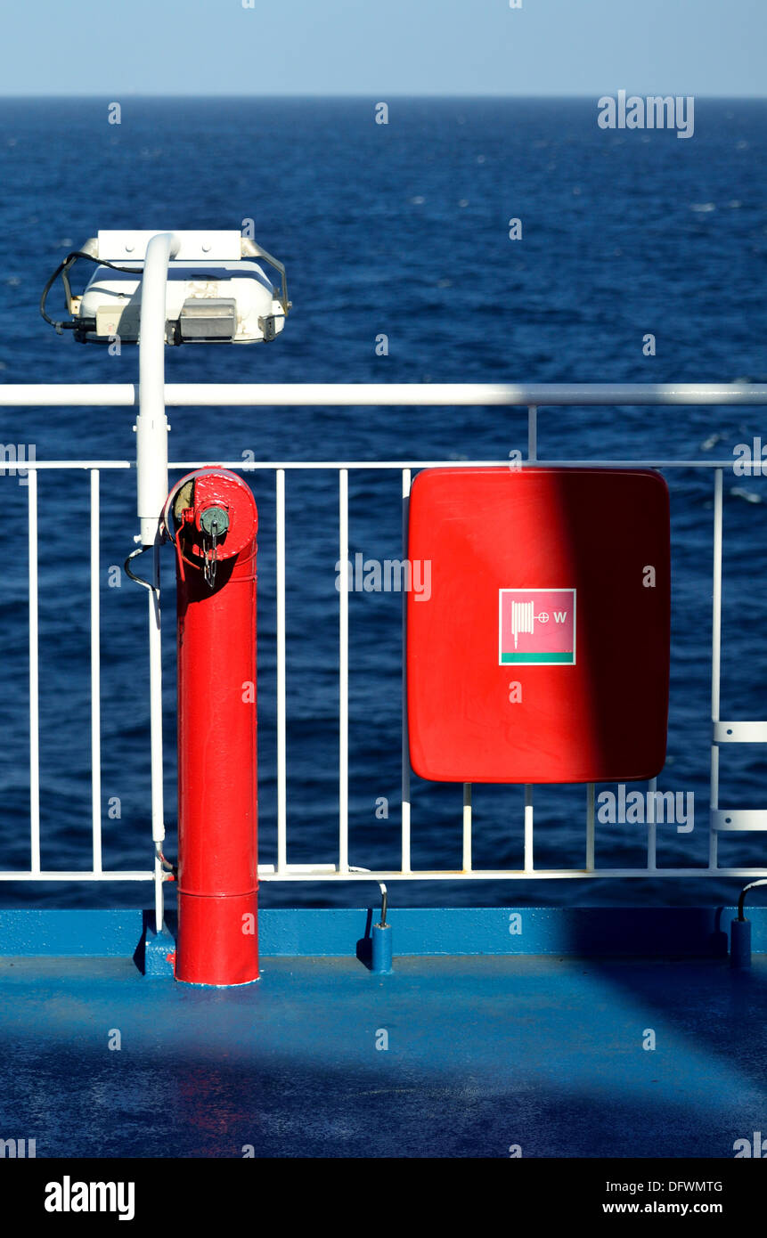 Ship deck railings hi-res stock photography and images - Alamy