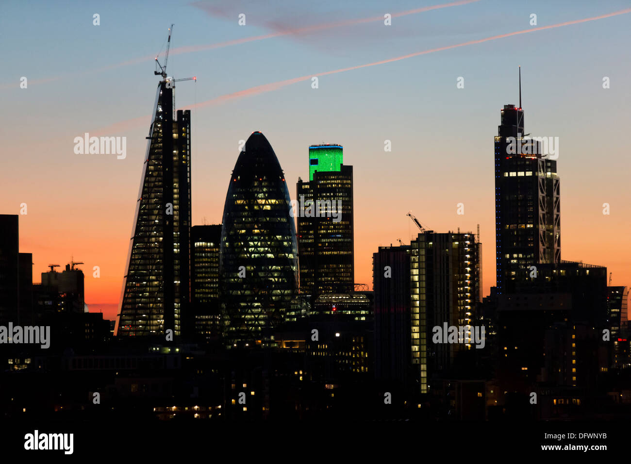 Blue skies over city of london hi-res stock photography and images - Alamy