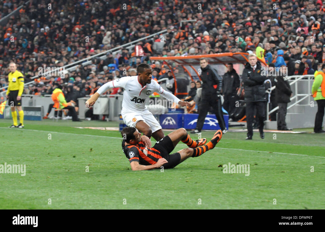 England footballer falling hi-res stock photography and images - Alamy