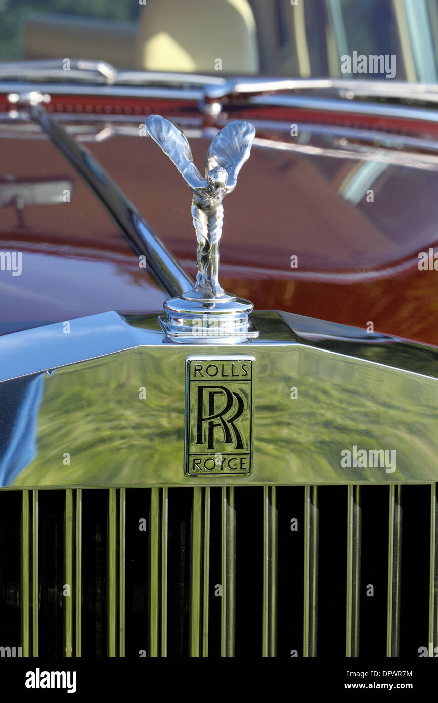Rolls royce spirit of ecstasy bonnet emblem hi-res stock photography ...