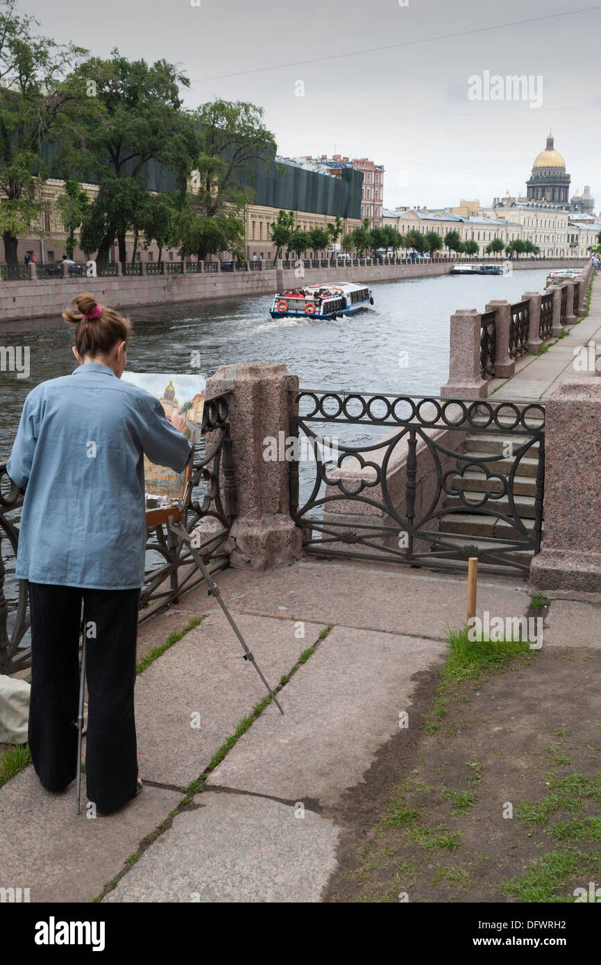Artist paining St Isaac's cathedral, Potseluev bridge, Moyka River, St ...