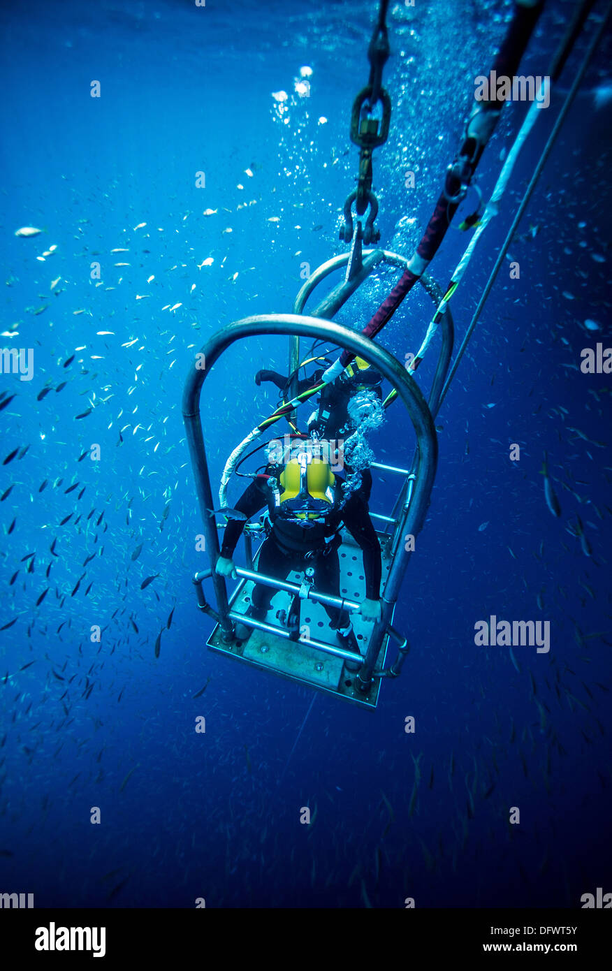 Mobile dive salvage unit hi-res stock photography and images - Alamy