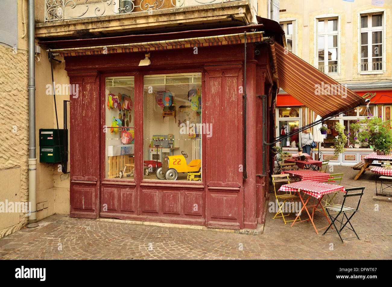 Old fashioned toy shop hi-res stock photography and images - Alamy