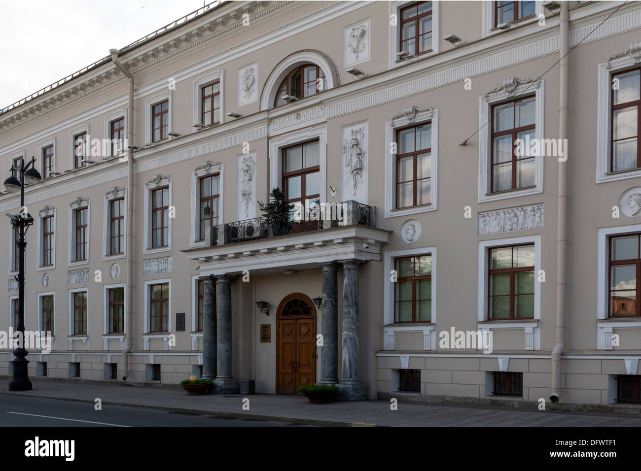 Neo renaissance pattern hi-res stock photography and images - Alamy