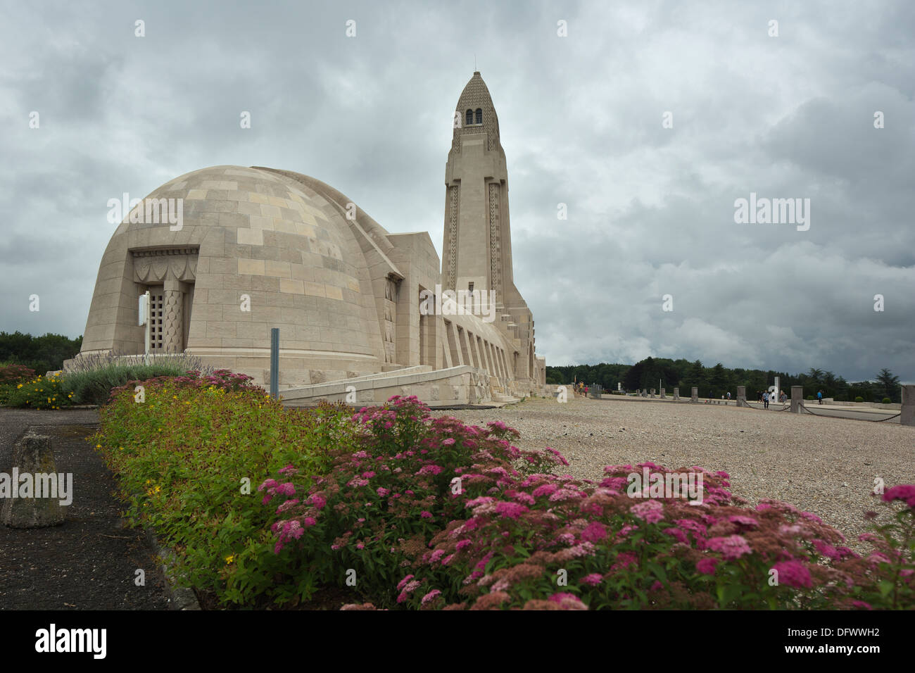 Douaumont ossuary ww1 cemetery hi-res stock photography and images - Alamy