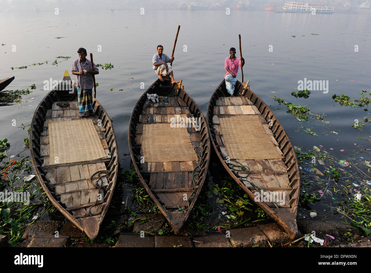 BANGLADESH Dhaka boats on Buriganga River Stock Photo - Alamy BANGLADESH Dhaka boats on Buriganga River Stock Photo - Alamy
