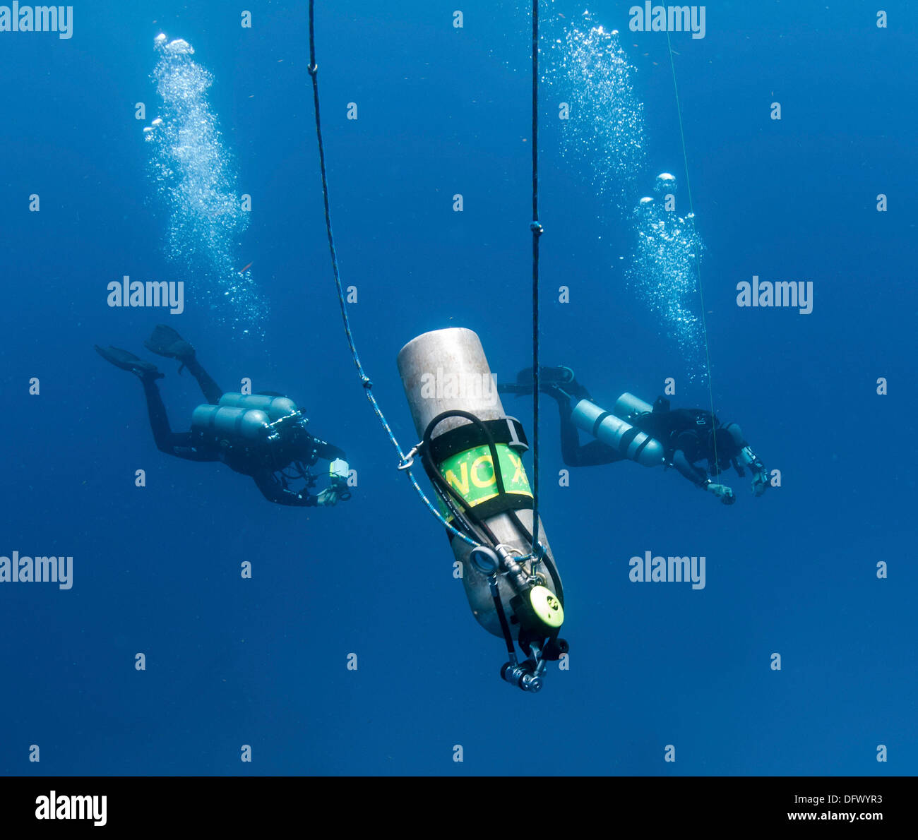 Nitrogen bottle hi-res stock photography and images - Alamy