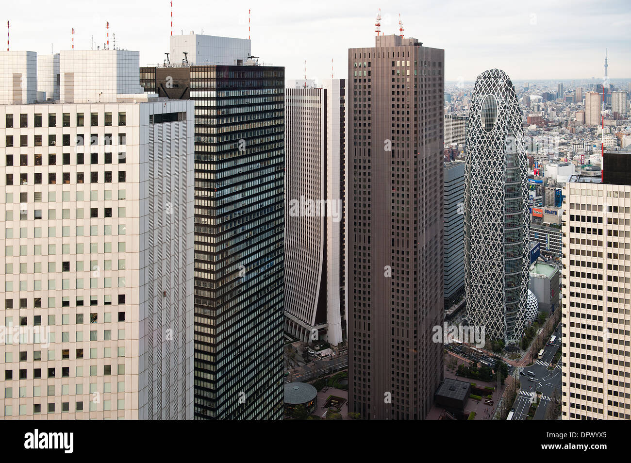 Tokyo skyline hi-res stock photography and images - Alamy
