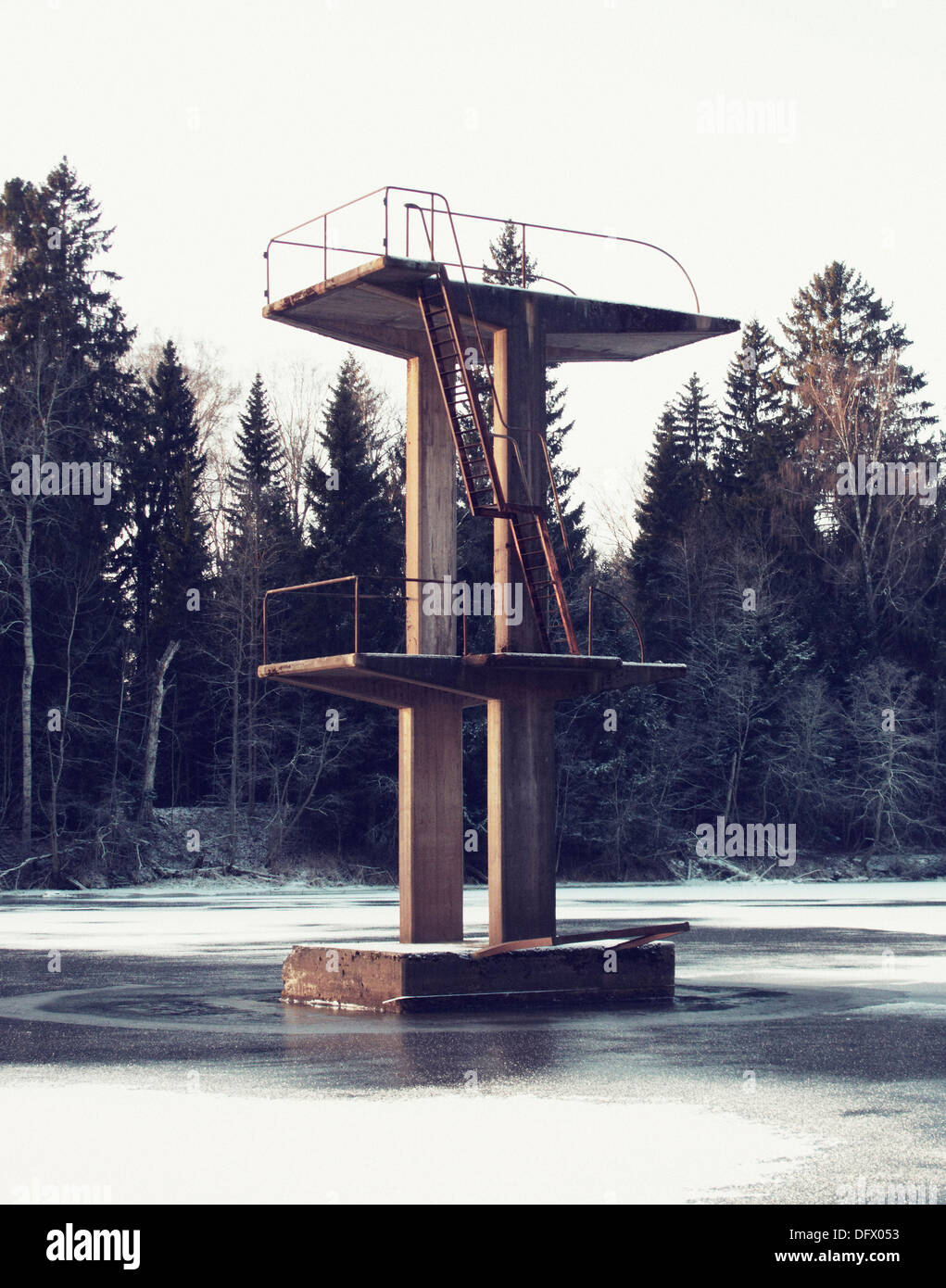 Diving platform in lake hi-res stock photography and images - Alamy