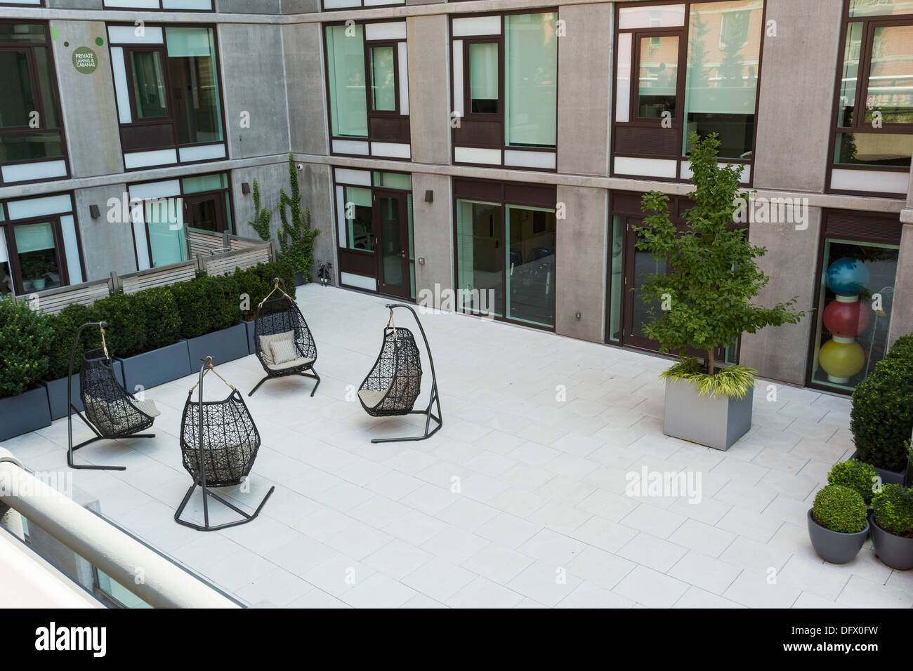 Condominium outside hi-res stock photography and images - Alamy