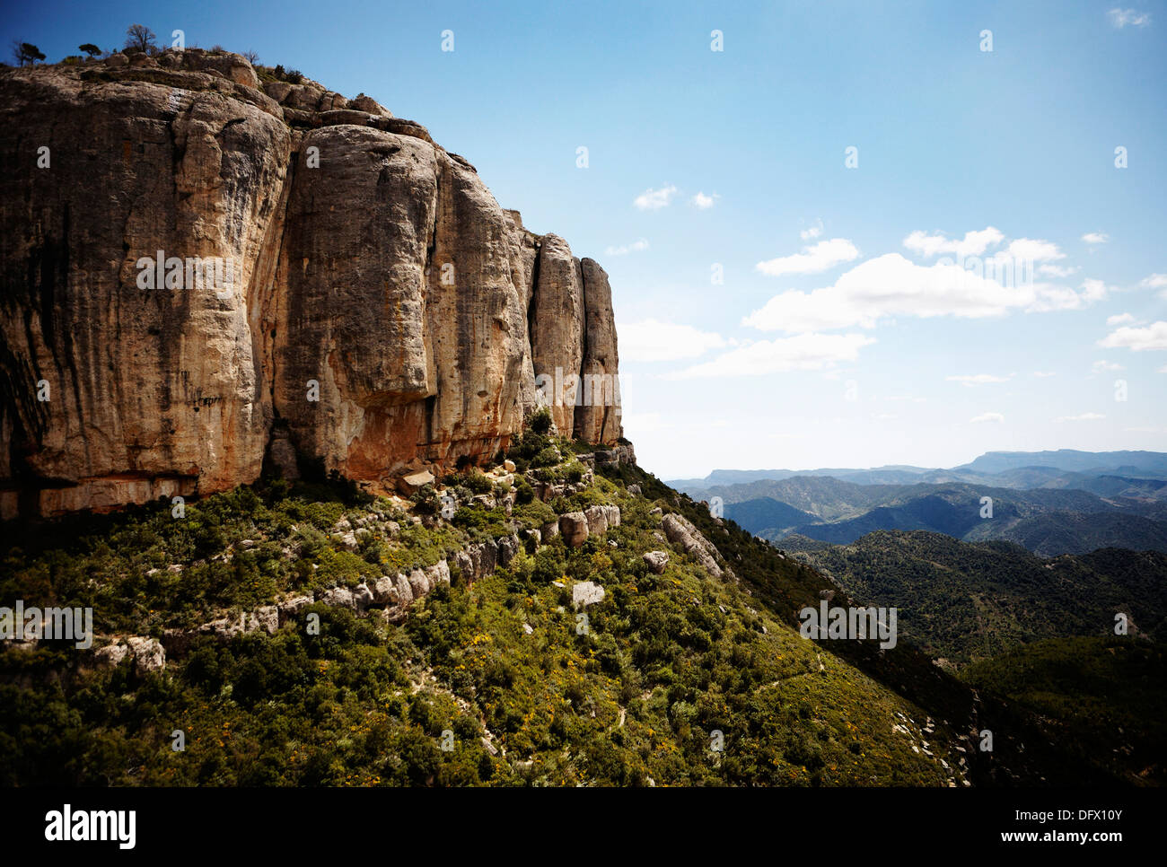 Steep rugged cliff hi-res stock photography and images - Alamy