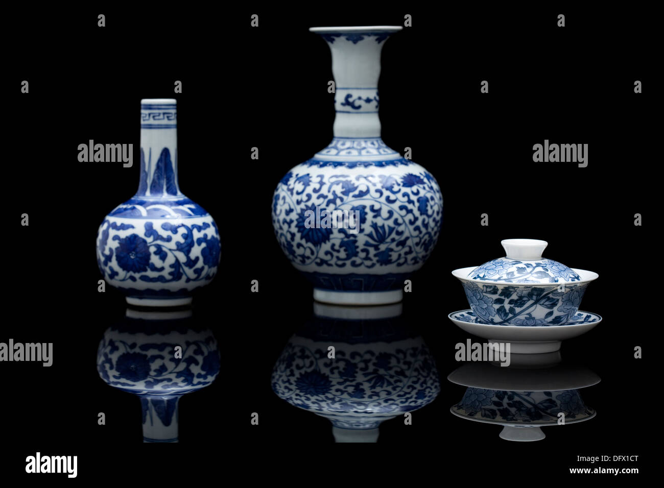 Traditional Chinese blue and white porcelain Stock Photo - Alamy