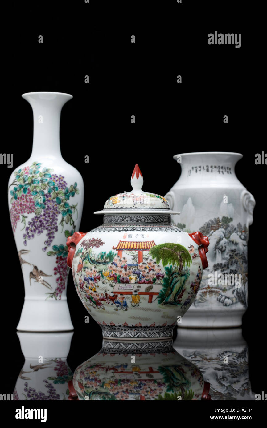 Traditional Chinese porcelain Stock Photo - Alamy