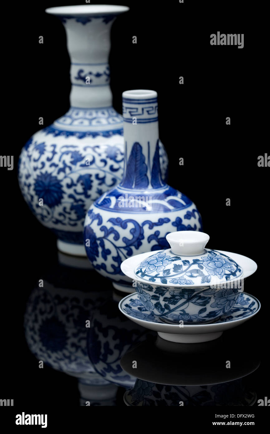 Traditional Chinese blue and white porcelain Stock Photo - Alamy