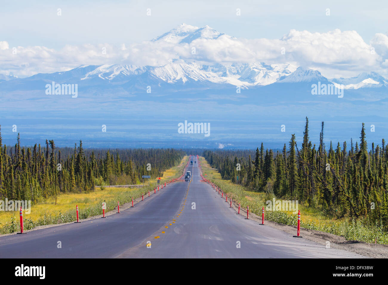 Alaska highway construction hi-res stock photography and images - Alamy