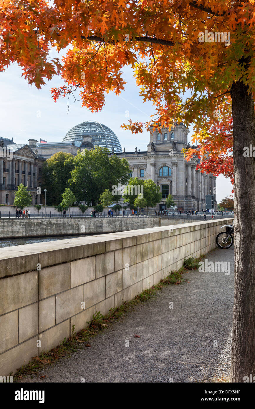 Modern and old architecture of the Reichstag government building framed ...