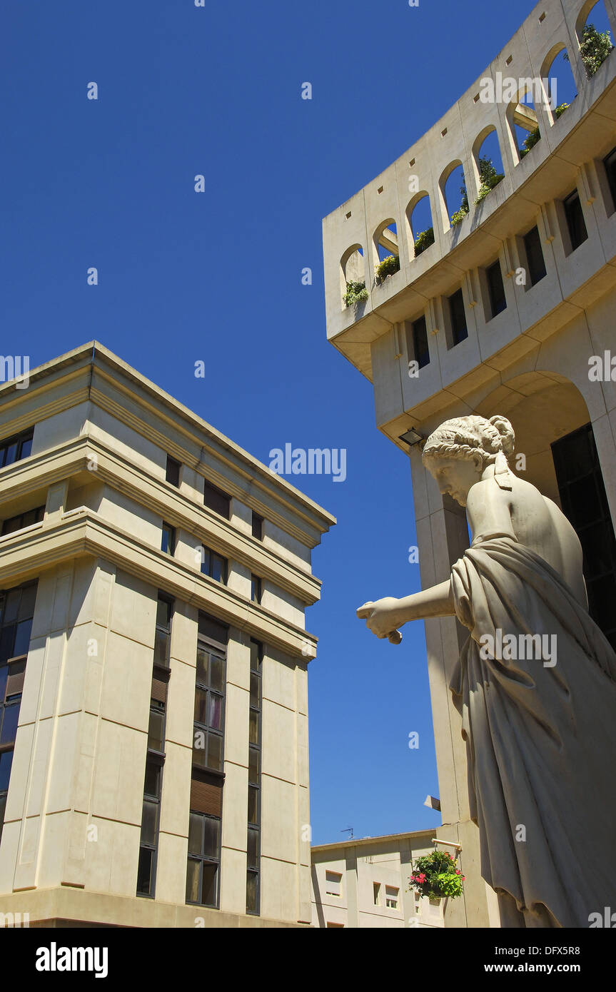 Antigone statue hi-res stock photography and images - Alamy