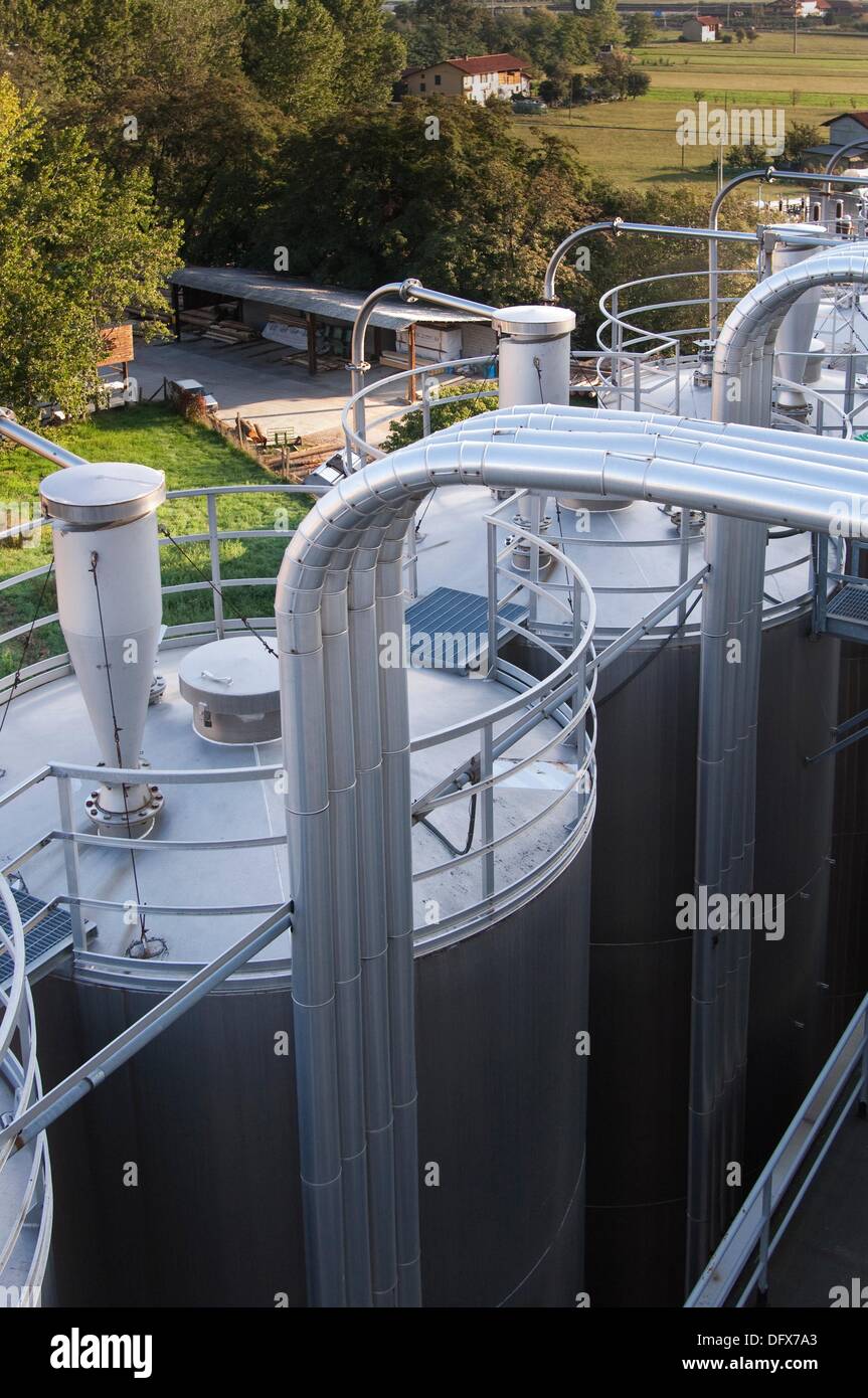 Food processing pipeline plant Stock Photo - Alamy