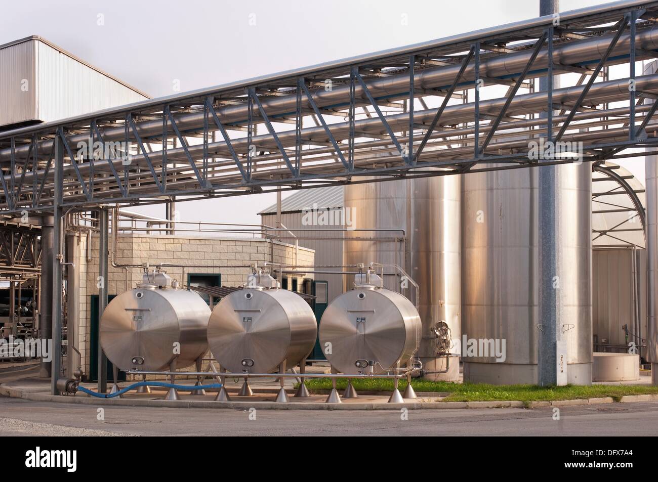 Pipeline process hi-res stock photography and images - Alamy