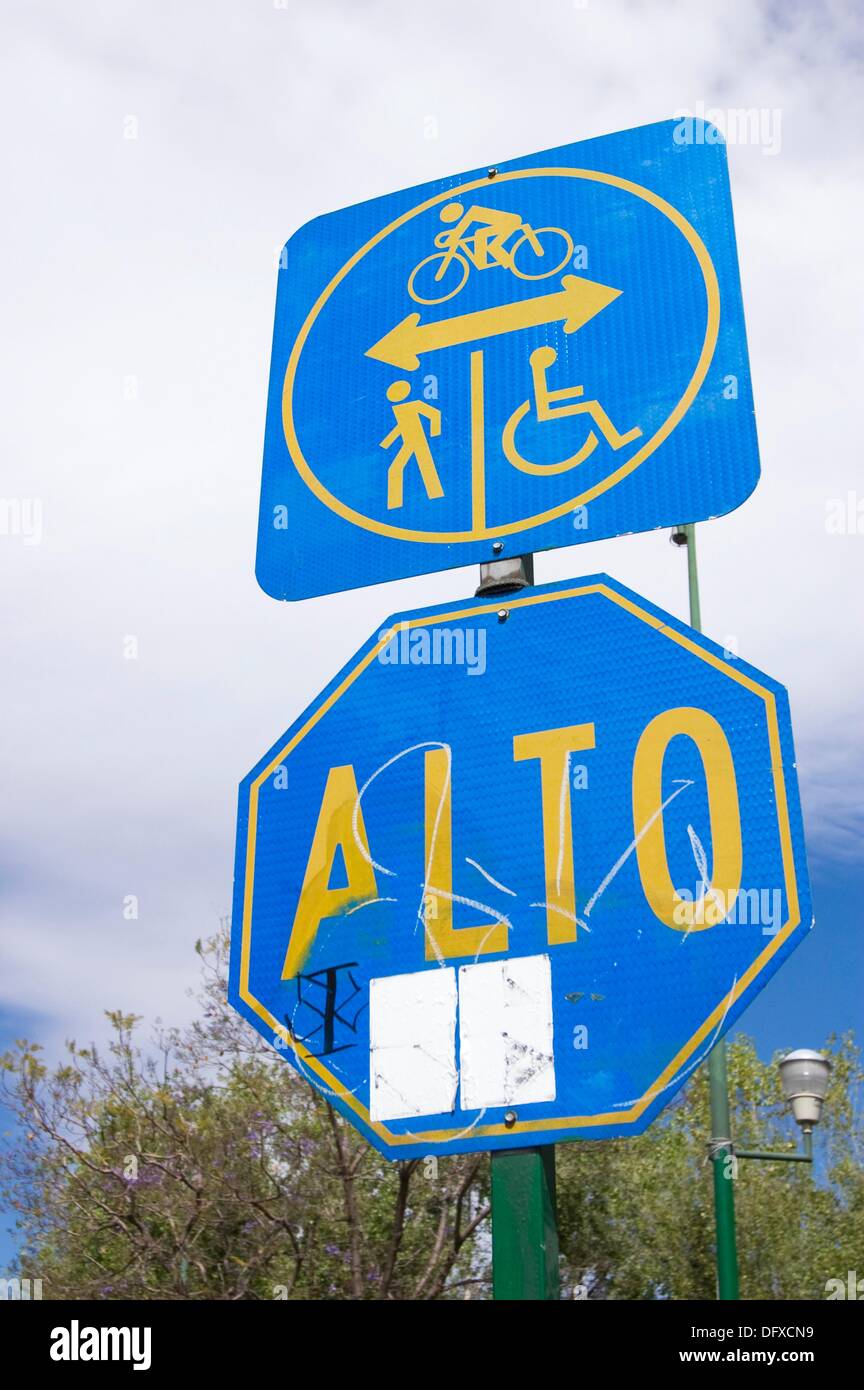 Street signs in mexico city hi-res stock photography and images - Alamy