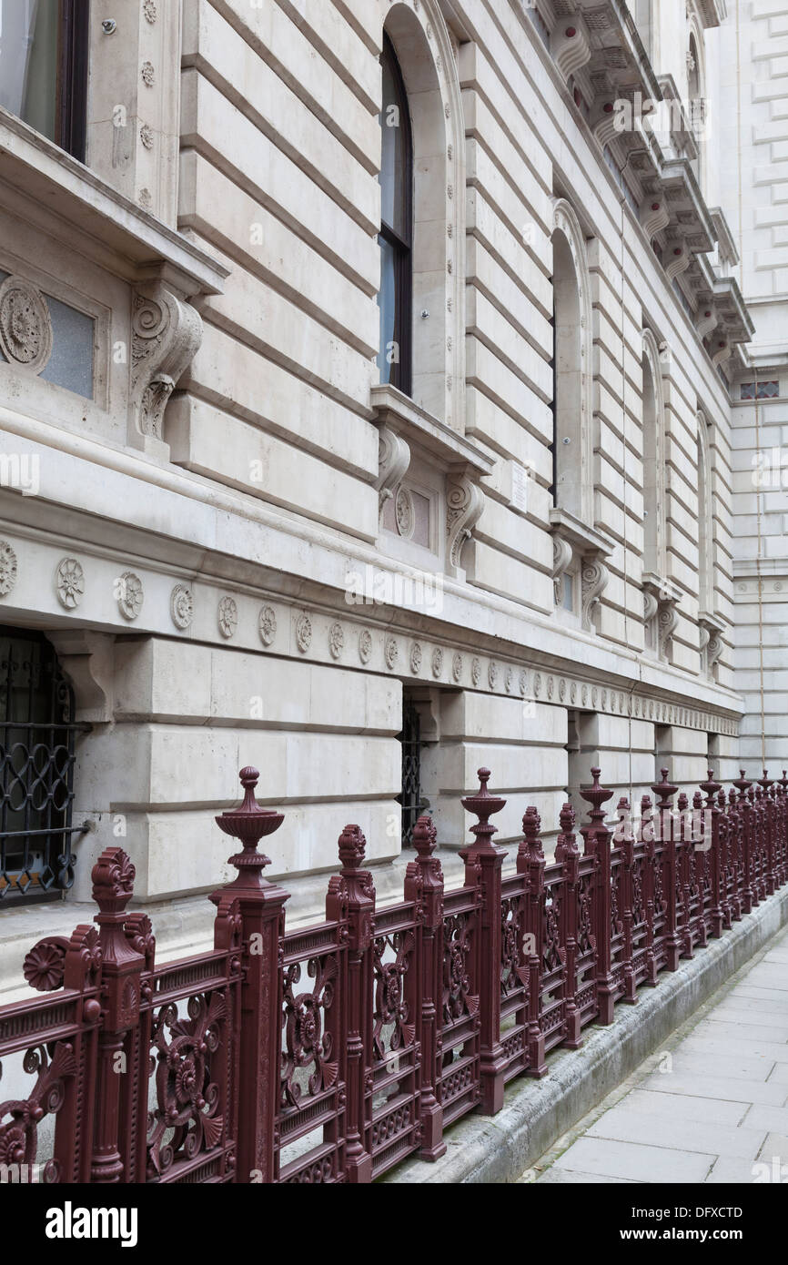 Foreign office building whitehall hi-res stock photography and images ...