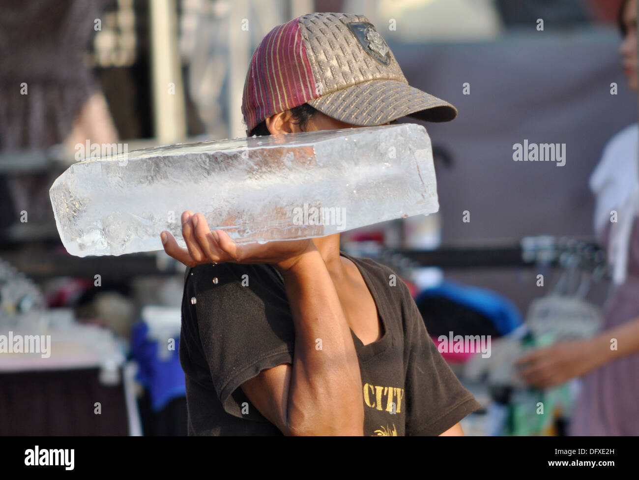 A guy with a ice cube hi-res stock photography and images - Alamy