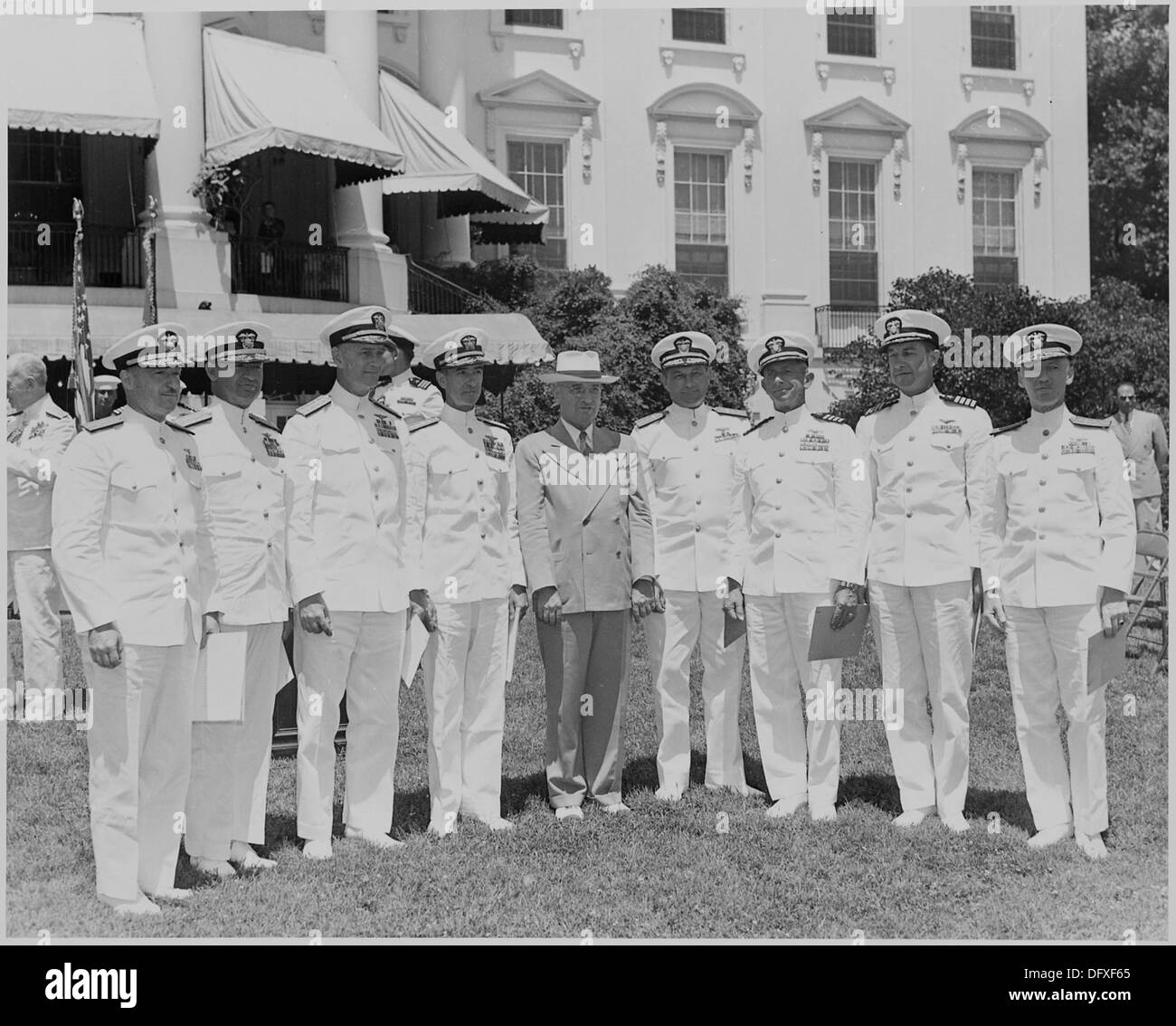 The u s navy aircraft carriers Black and White Stock Photos & Images ...