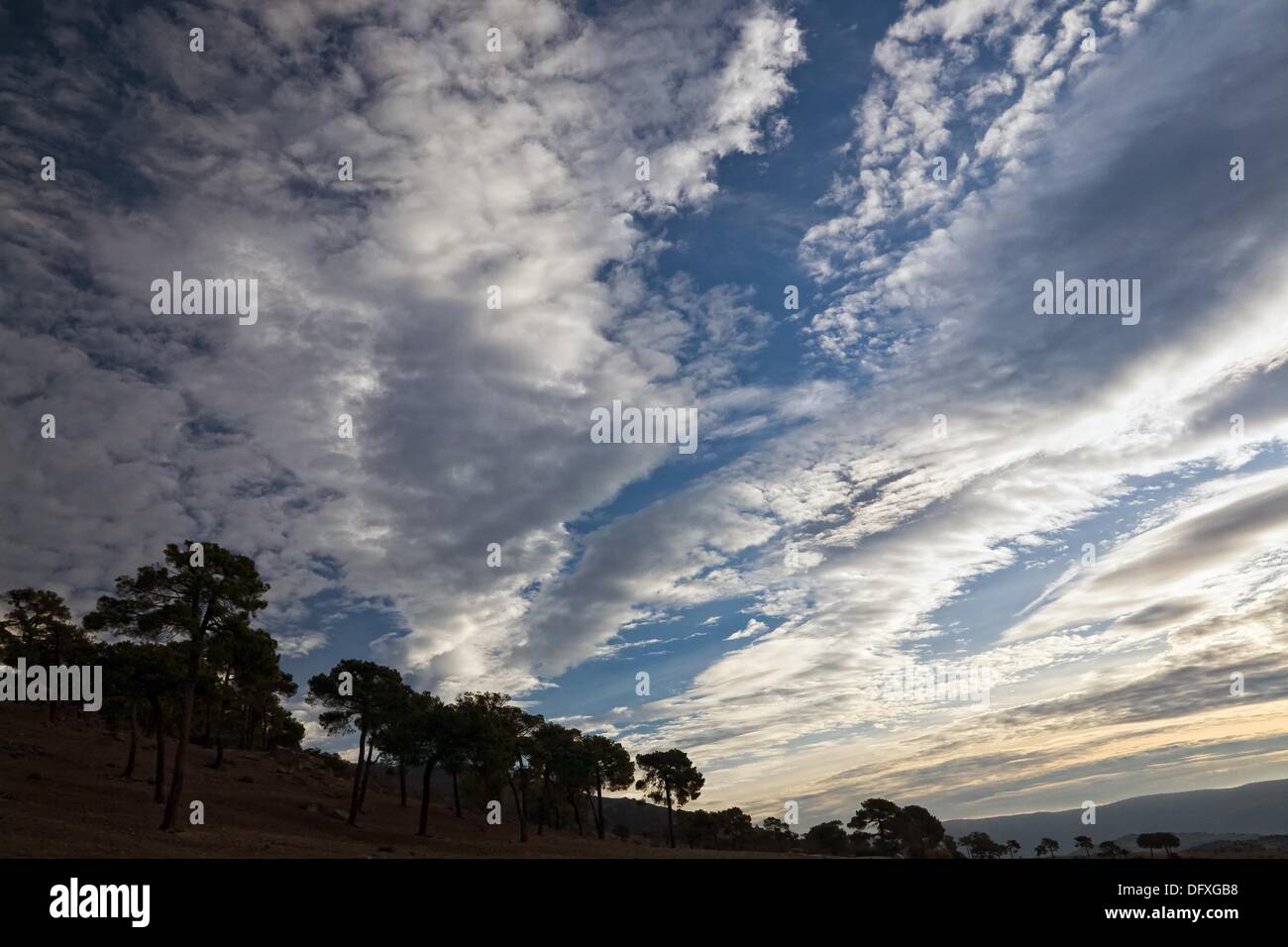 Nubes altas hi-res stock photography and images - Alamy