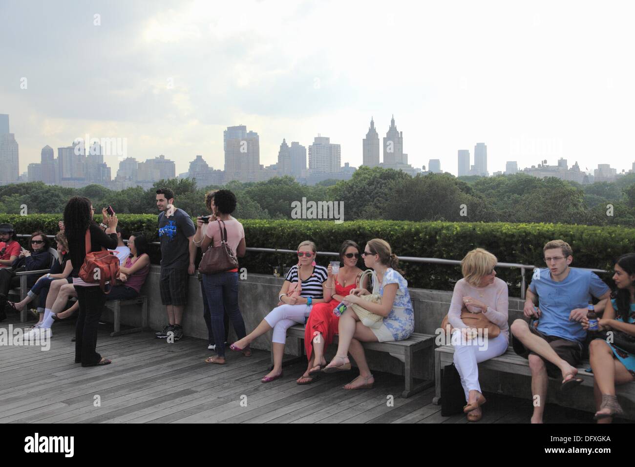 Roof terrace at metropolitan museum of art hi-res stock photography and ...