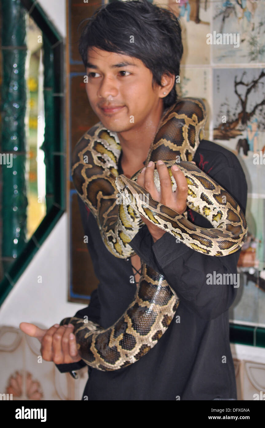 Boy snake hi-res stock photography and images - Alamy