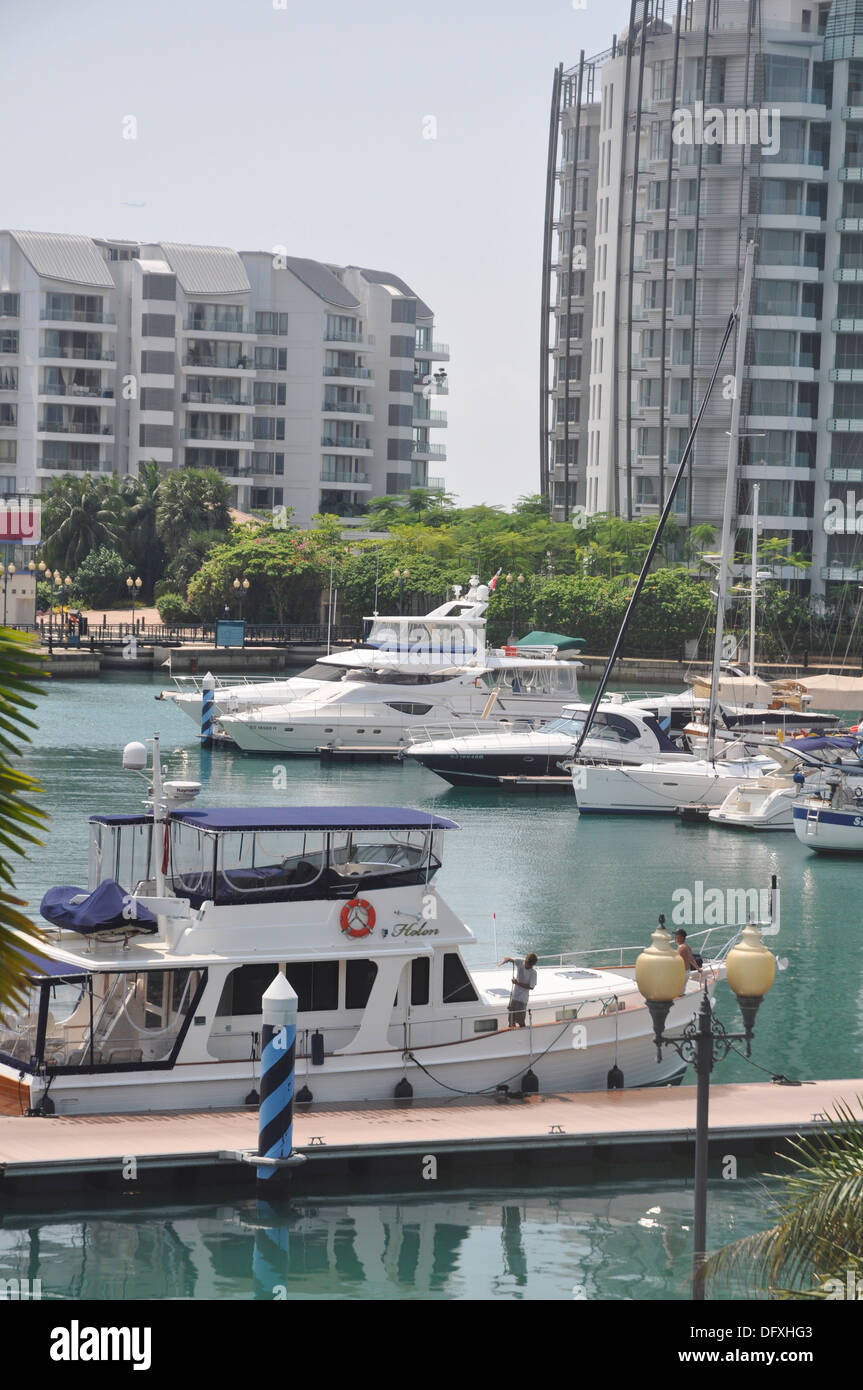 Private marina hi-res stock photography and images - Alamy