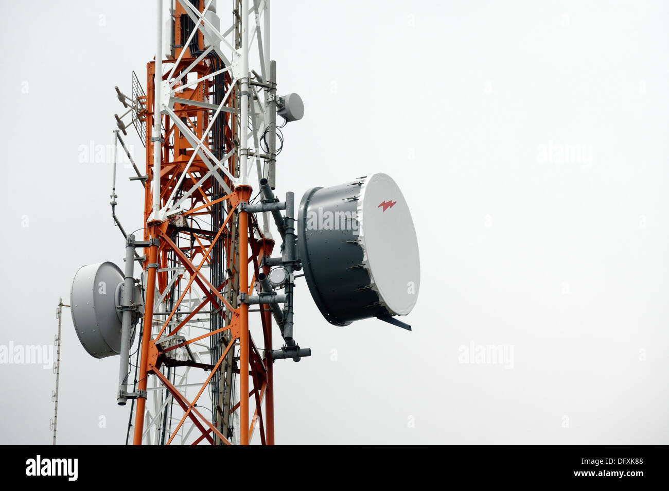 Communications mast hi-res stock photography and images - Alamy