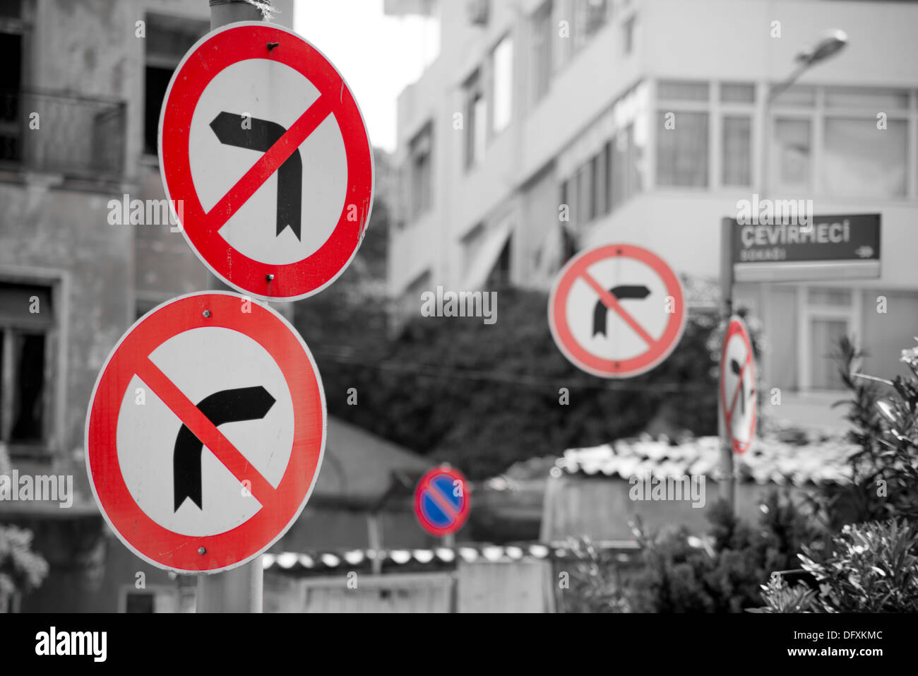 Confusing road signs hi-res stock photography and images - Alamy