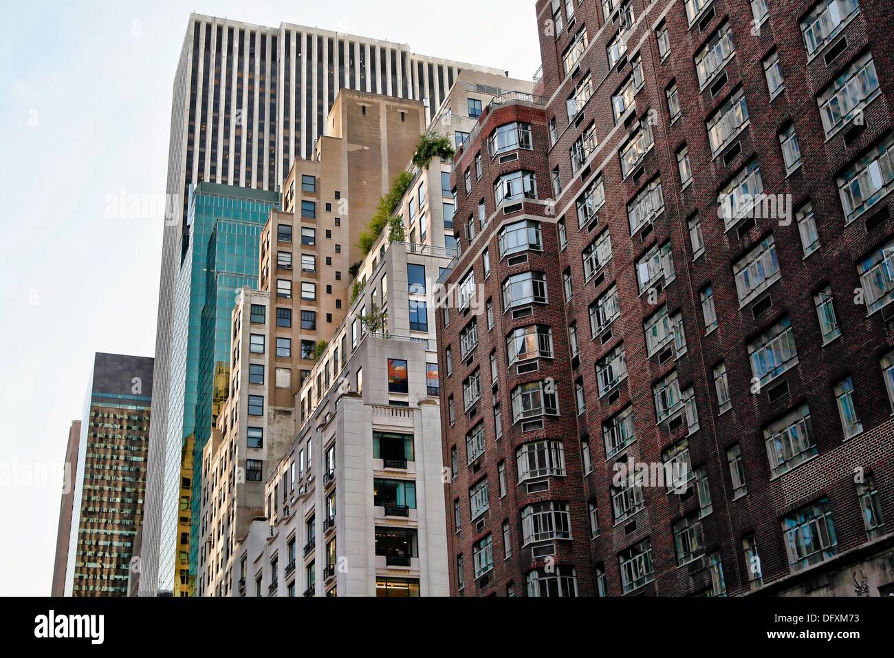 Tan buildings hi-res stock photography and images - Alamy