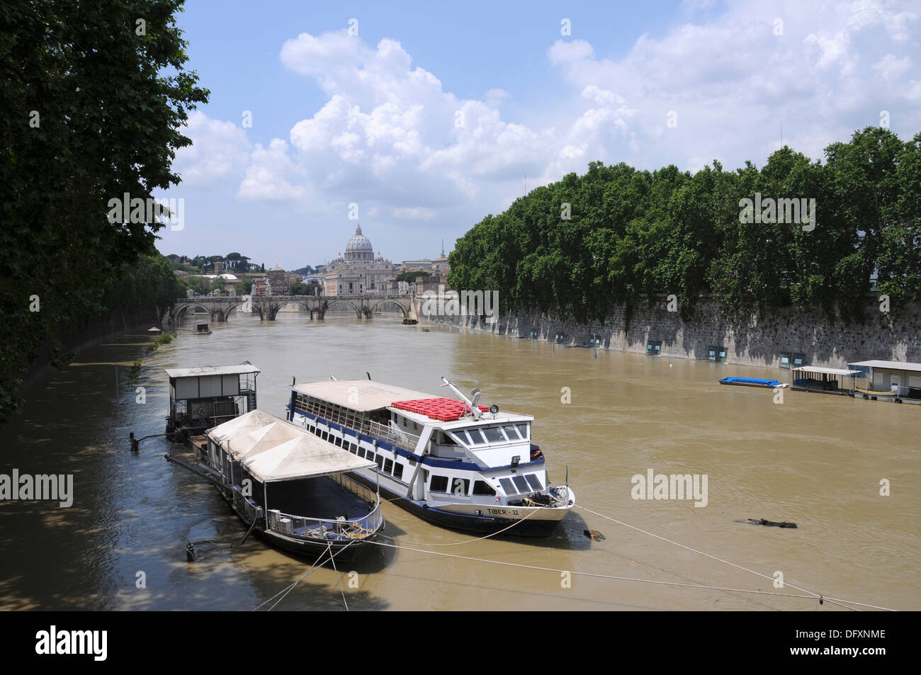 Rome waterways hi-res stock photography and images - Alamy