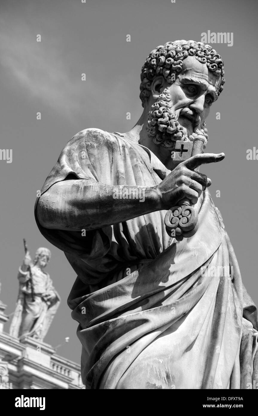 Front of the vatican hi-res stock photography and images - Alamy