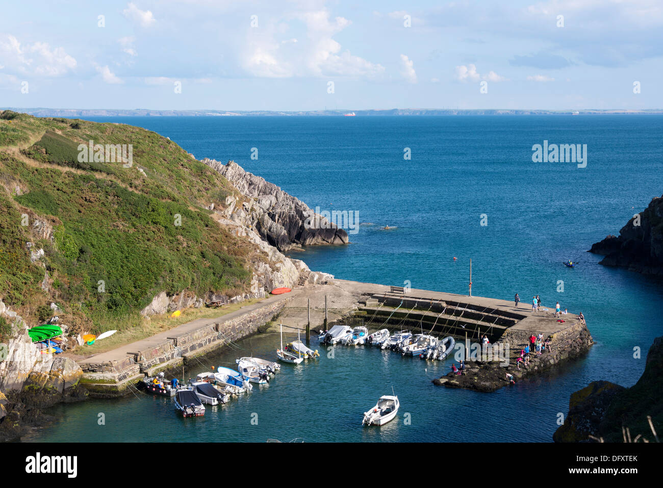 Porthclais harbour hi-res stock photography and images - Alamy