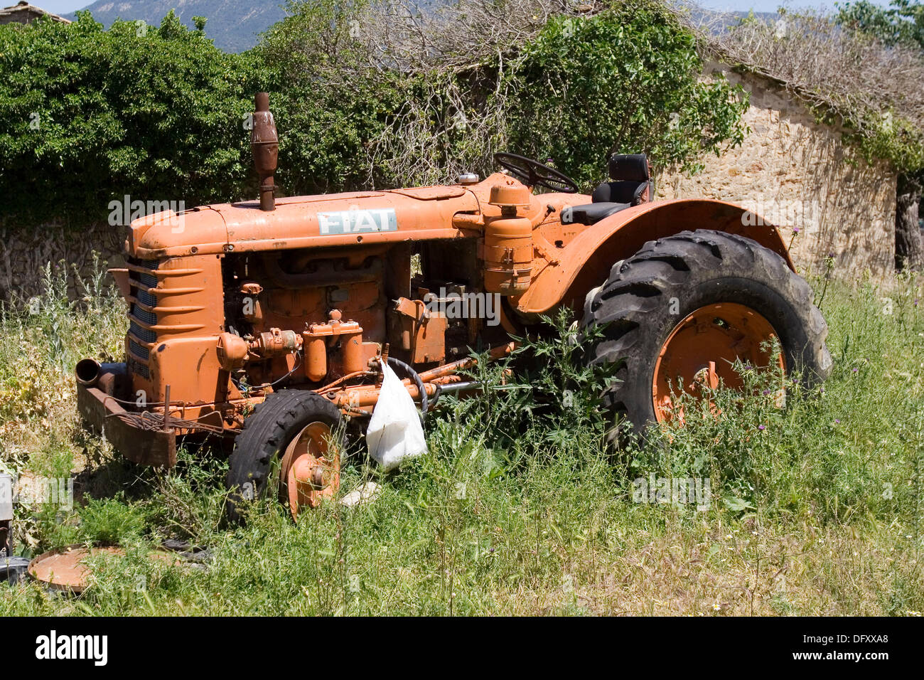 Abandoned fiat hi-res stock photography and images - Alamy