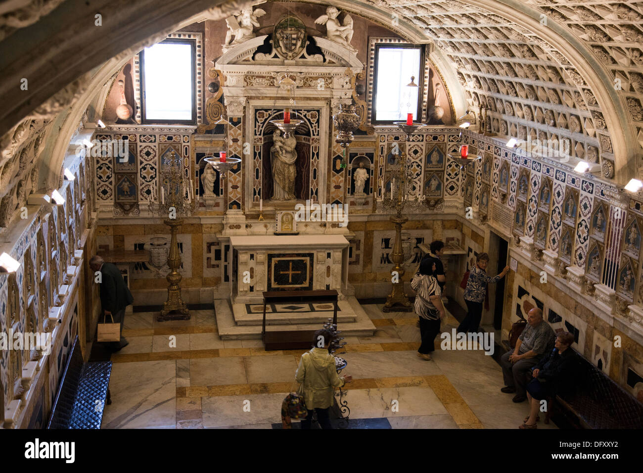 Interior cathedral crypt church hi-res stock photography and images - Alamy