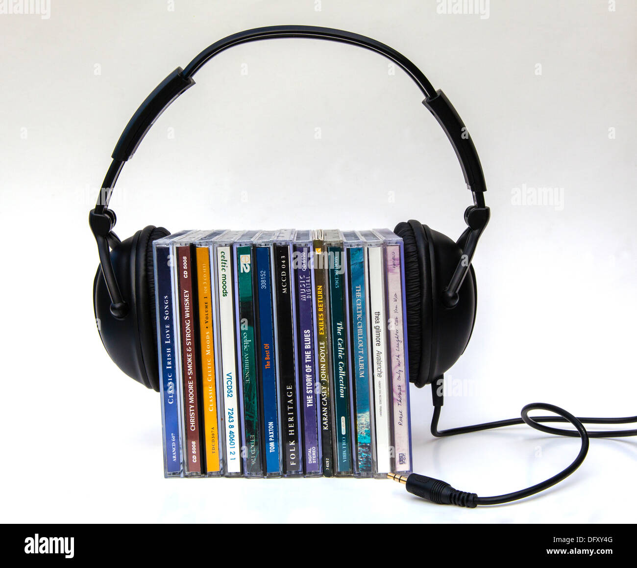 Stack music cds hi-res stock photography and images - Alamy