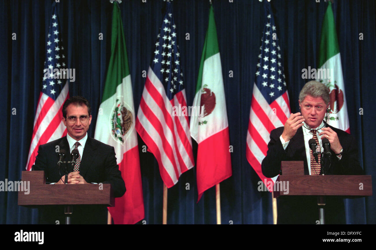 US President Bill Clinton during a joint press conference with Mexican ...
