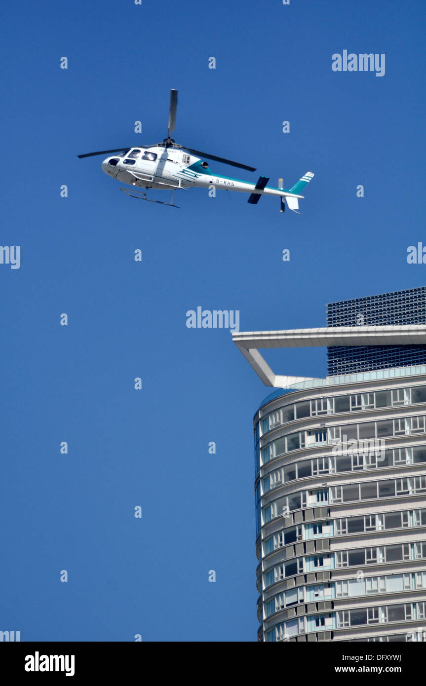 Helicopter Landing On Skyscraper High Resolution Stock Photography and ...