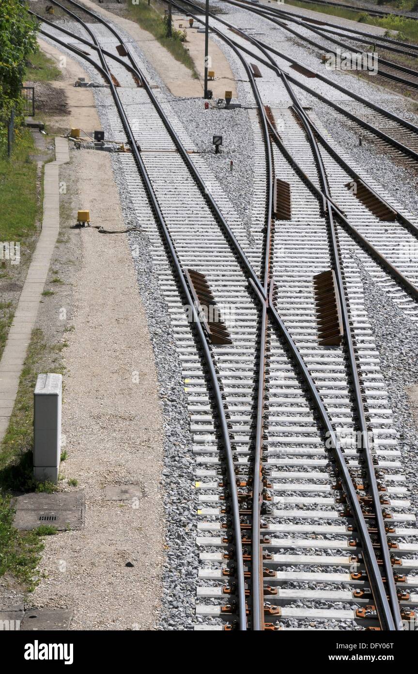 Road rail crossover hi-res stock photography and images - Alamy