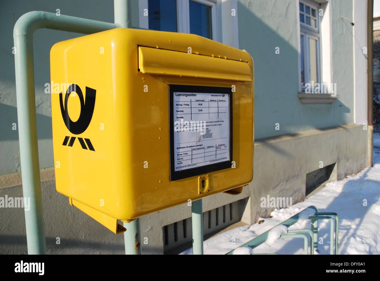 Country postbox hi-res stock photography and images - Alamy