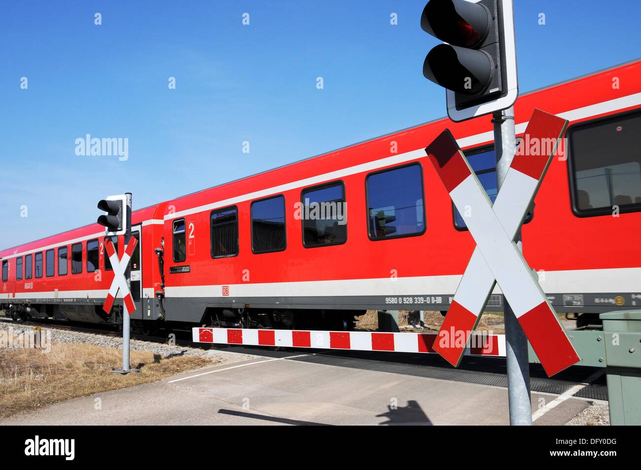 Level Crossing Gate Stock Photos & Level Crossing Gate Stock Images - Alamy