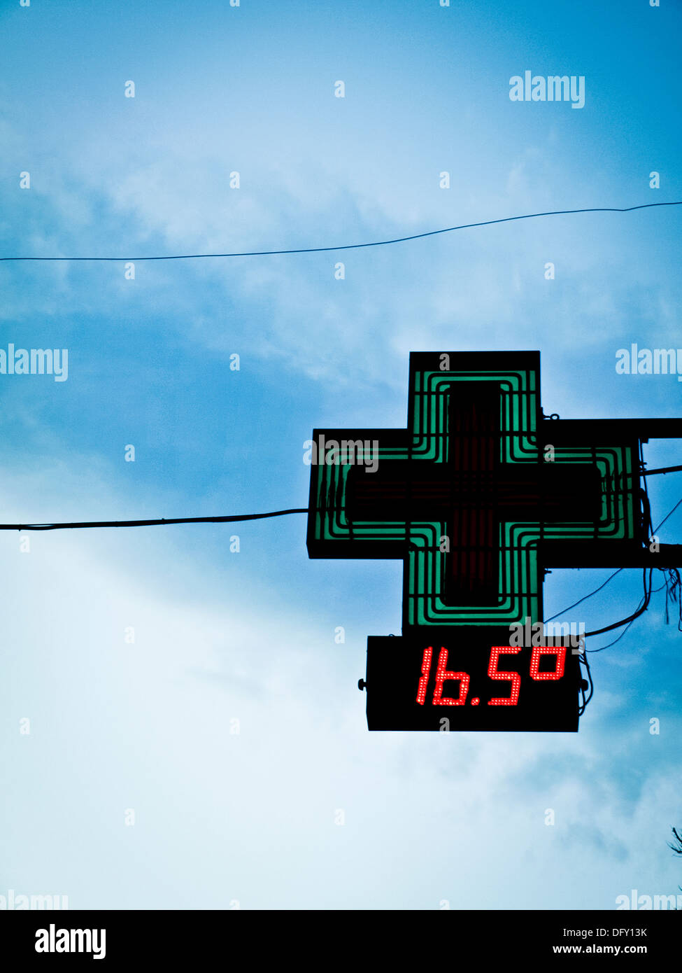 Red pharmacy sign hi-res stock photography and images - Alamy