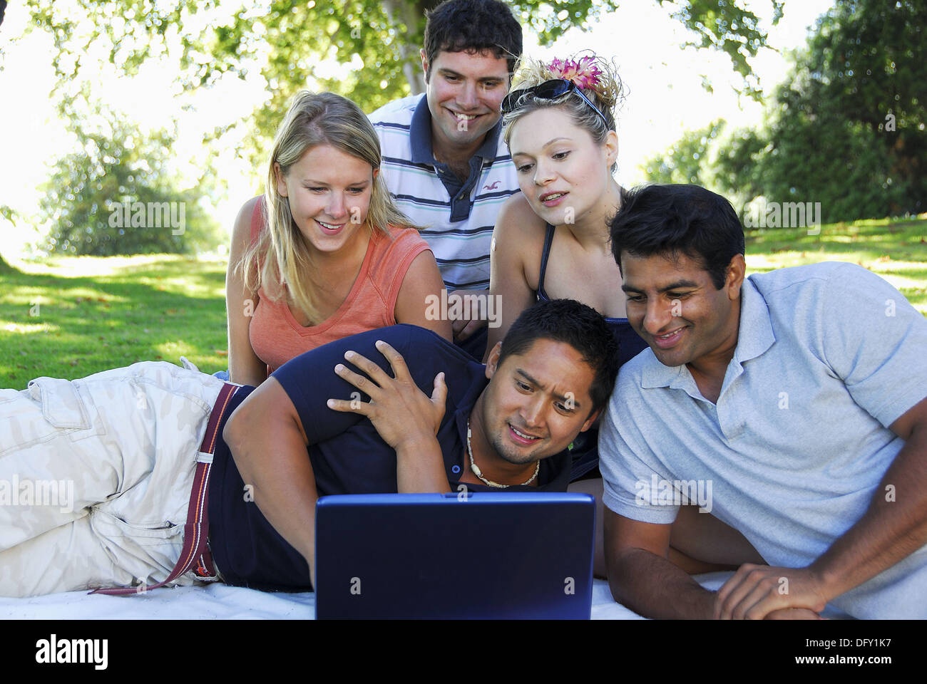 Canada indian learning computer hi-res stock photography and images - Alamy