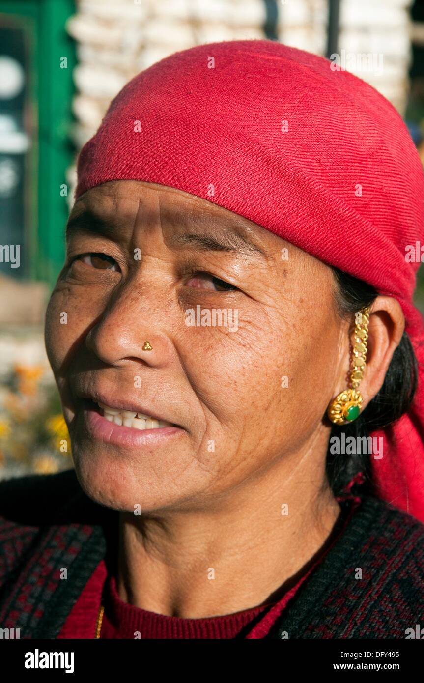 Gurung woman hi-res stock photography and images - Alamy