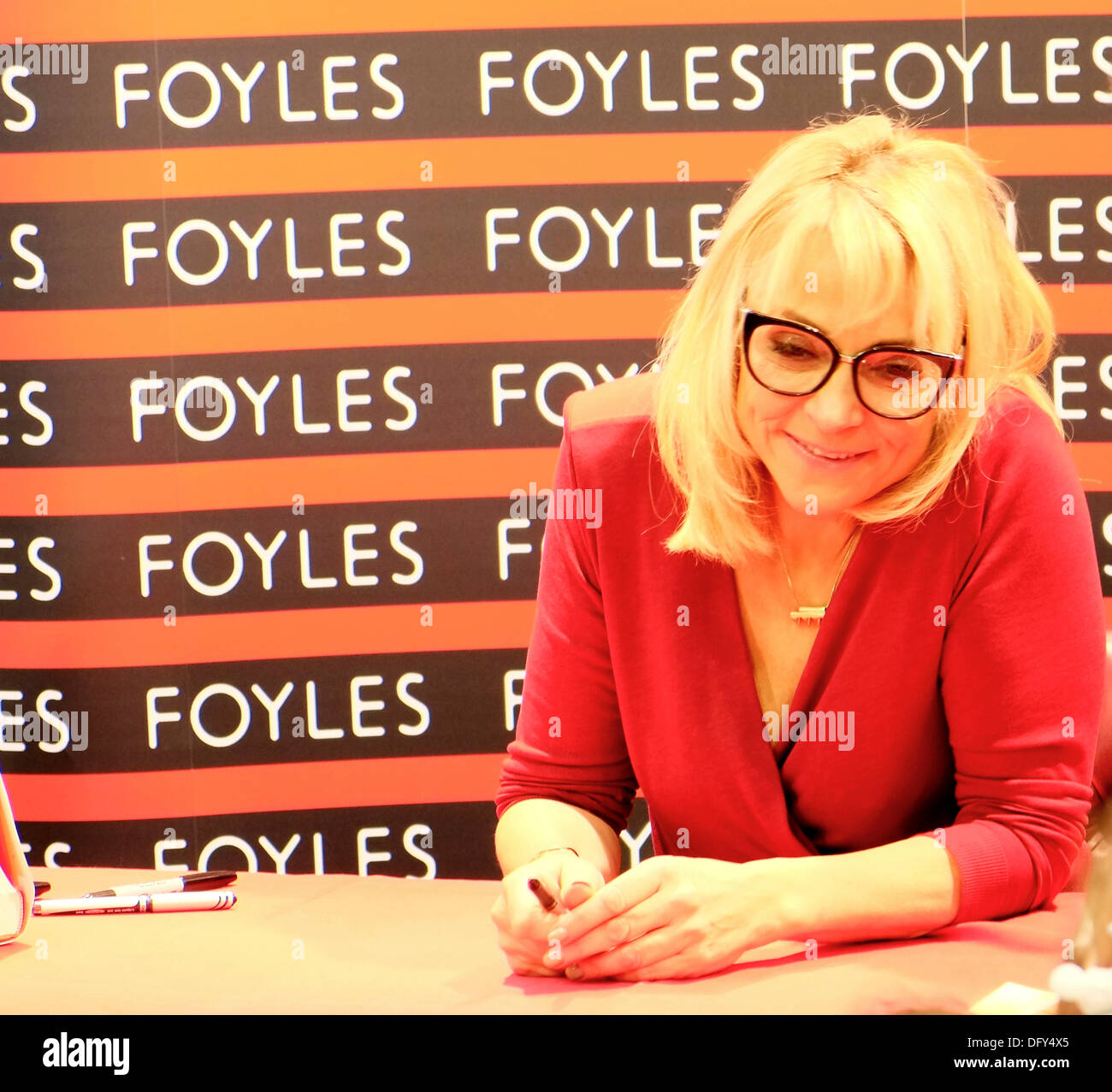 Mad about boy signing hi-res stock photography and images - Alamy